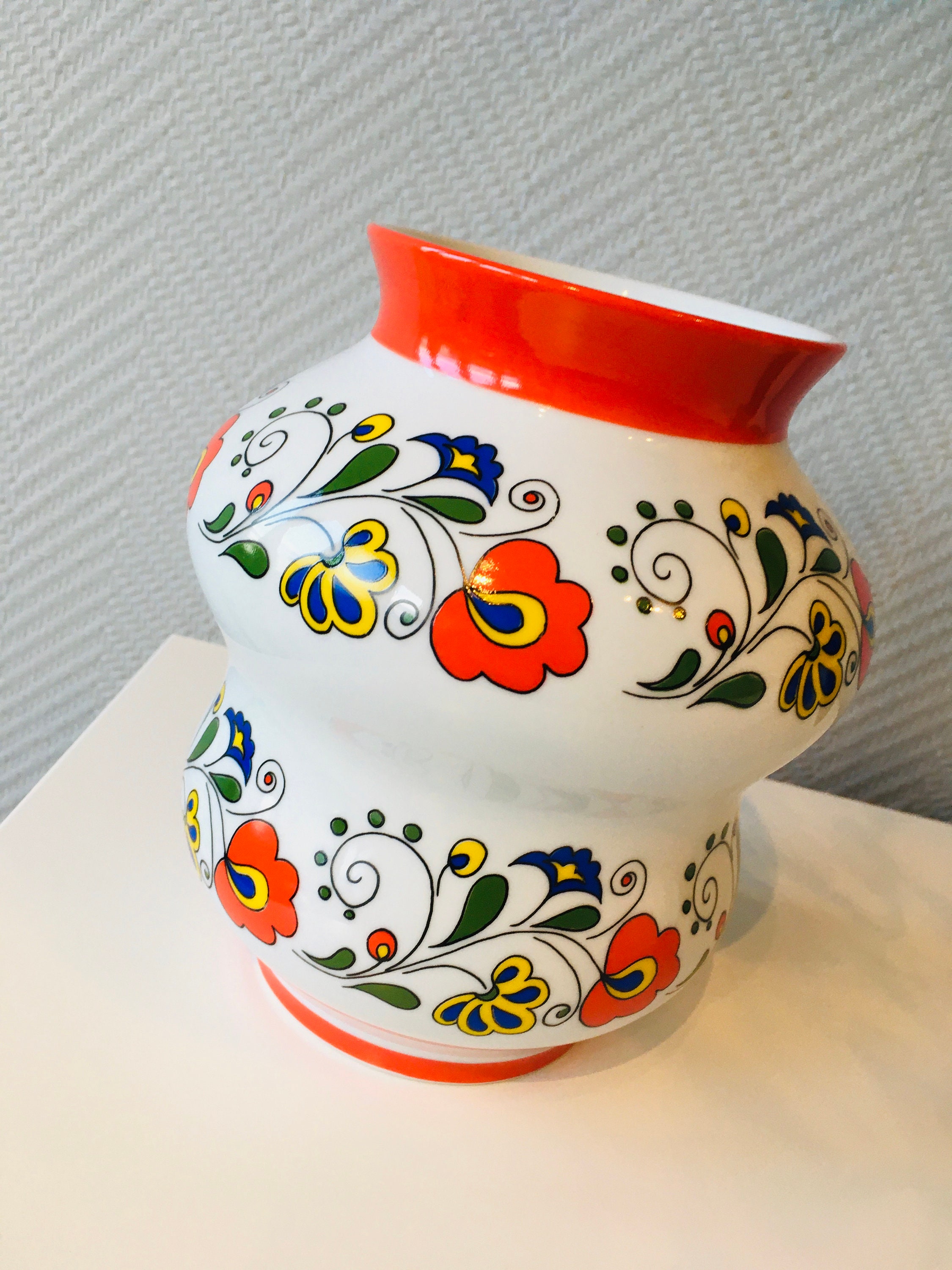 Vintage ZSOLNAY PECS Hungary, Zsolnay Art Deco Vase Floral Folk Motif ...