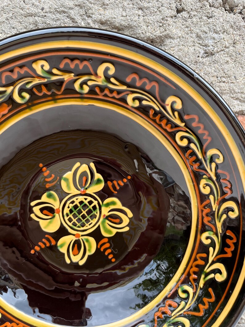 Vintage Hungarian Art Ceramic Peasant Flower Designed Folk Plate, Black ...