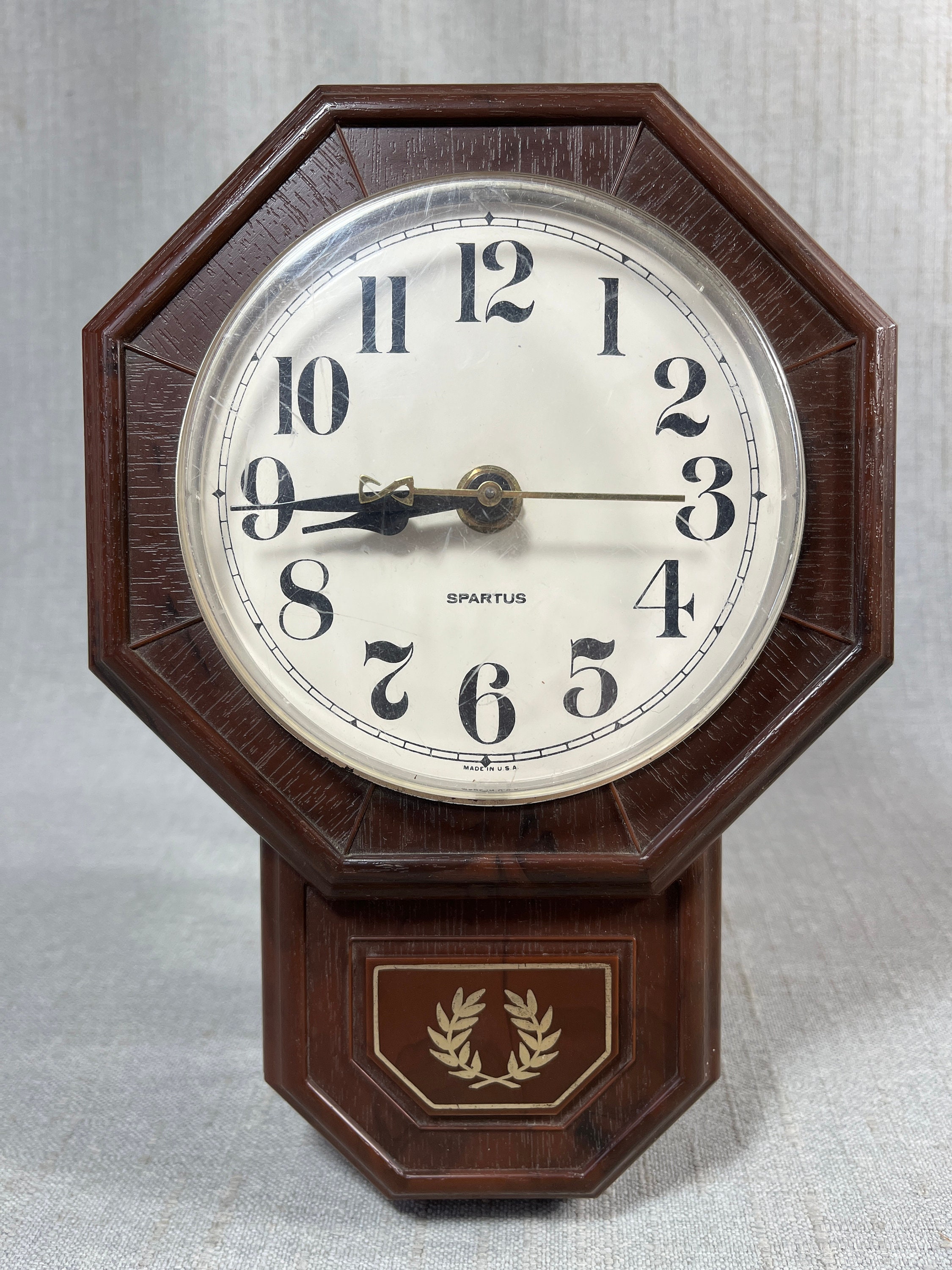 Vintage Electric Wall Clock Spartus Plastic Wall Mount | Etsy