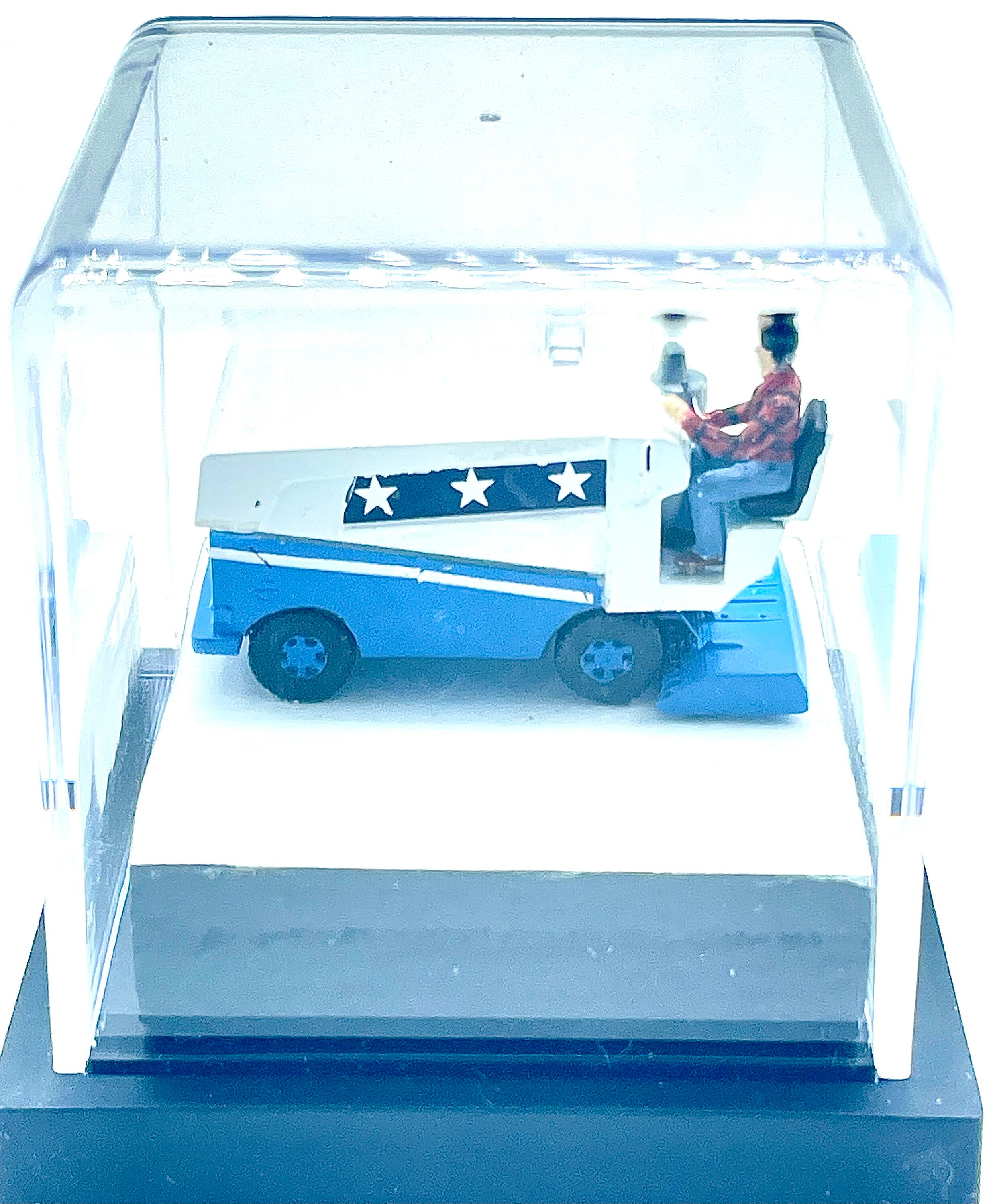 Diorama Zamboni on the Rink: HO Scale Winter Hockey Ice Skating Tiny ...