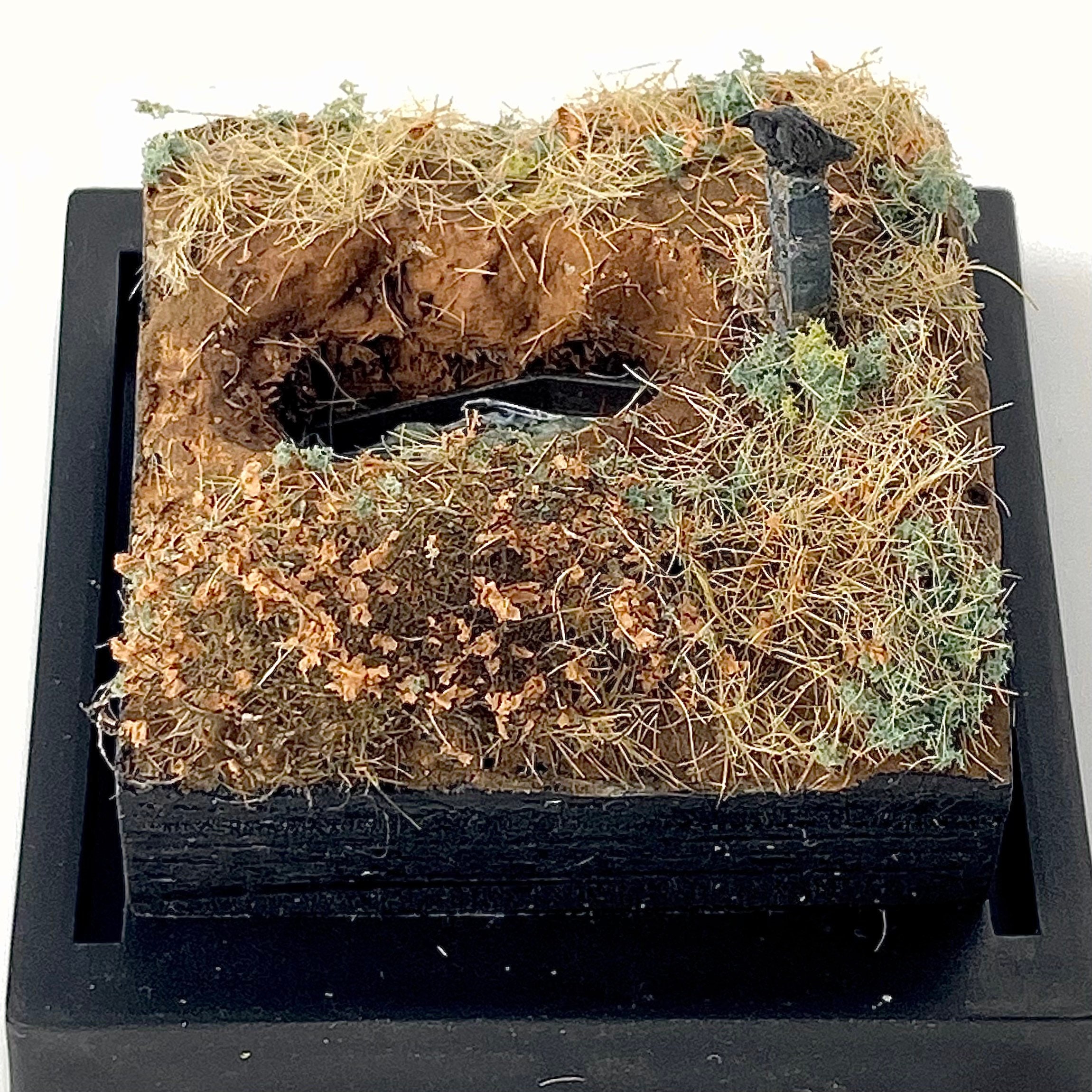 Diorama Tombstone and Open Grave: HO Scale Model Miniature Railway ...