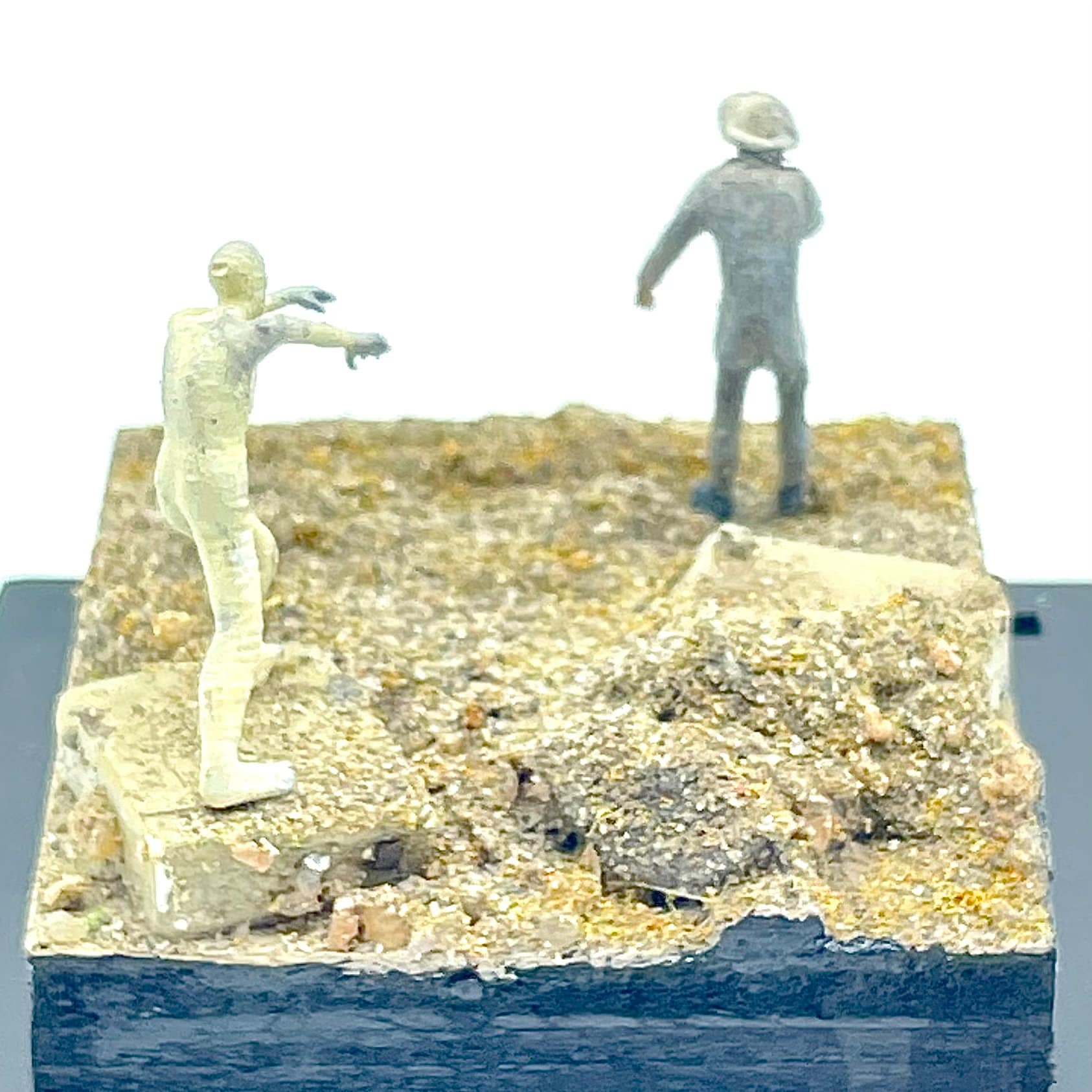 Diorama Archeologist and Mummy: HO Scale Tiny Miniature Model Train ...