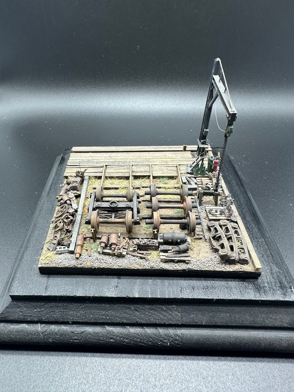 Diorama Model Railroad Repair Track and Crane: HO Scale Model Train ...