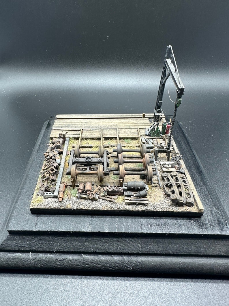 Diorama Model Railroad Repair Track and Crane: HO Scale Model Train ...