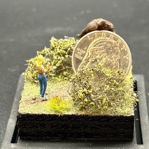 Diorama Bigfoot and Surprised Woman: HO Scale Sasquatch Tiny Miniature ...