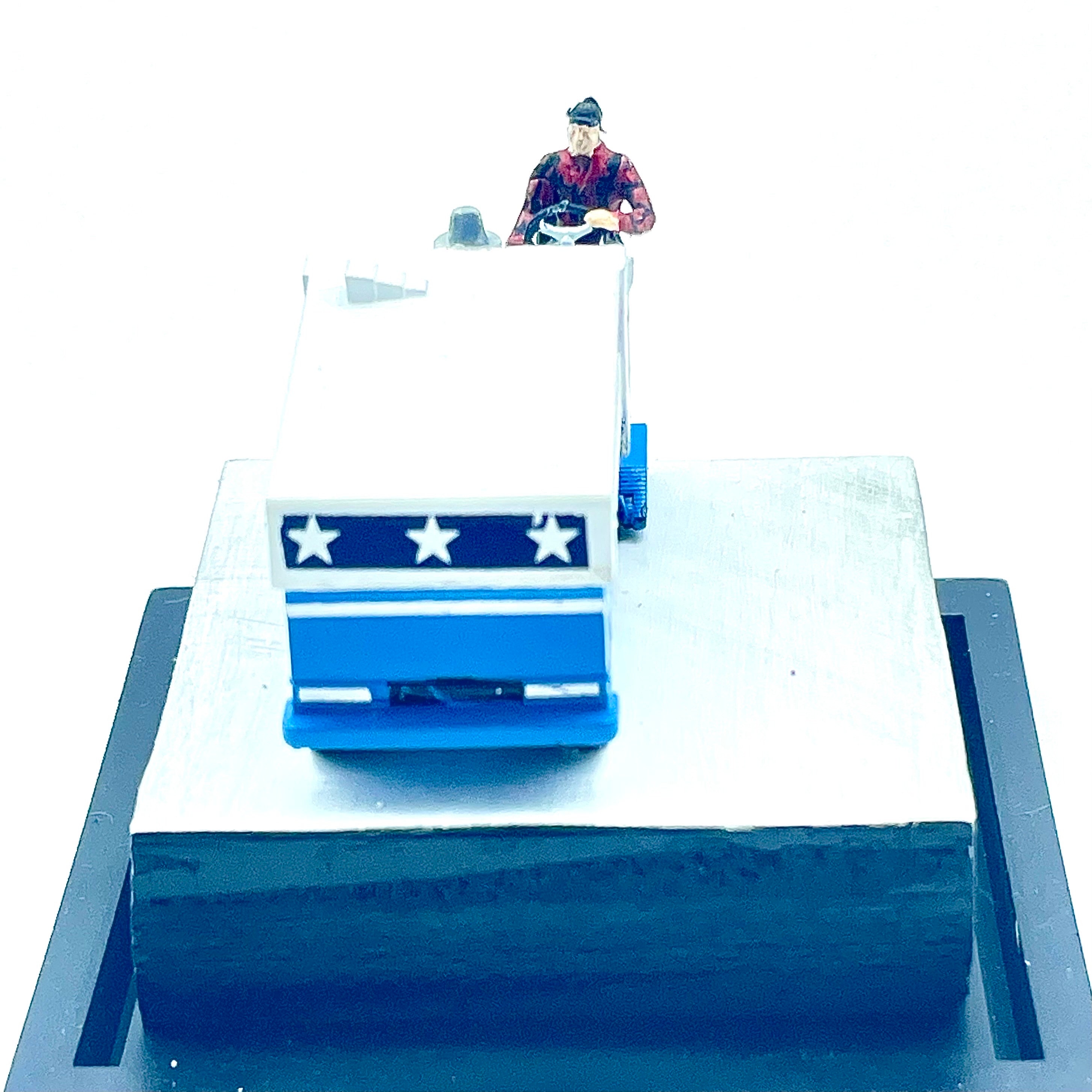 Diorama Zamboni on the Rink: HO Scale Winter Hockey Ice Skating Tiny ...