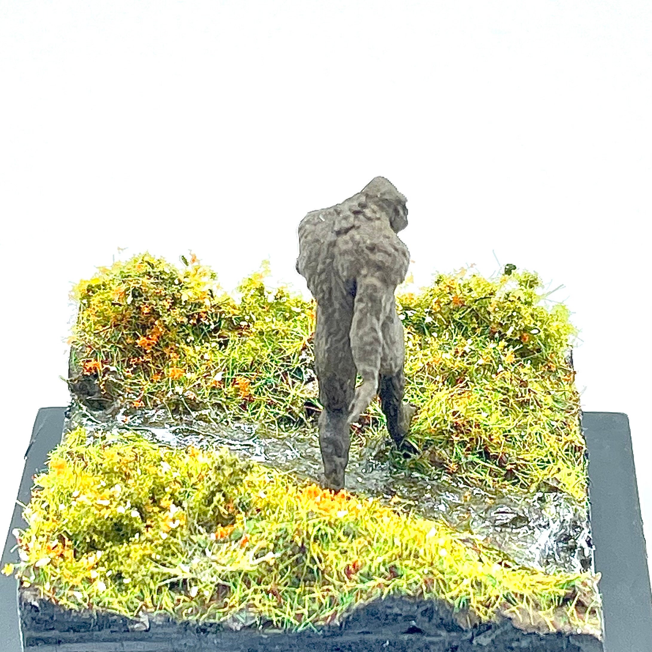 Diorama Bigfoot Stream Crossing: HO Scale Cryptos Sasquatch Tiny ...