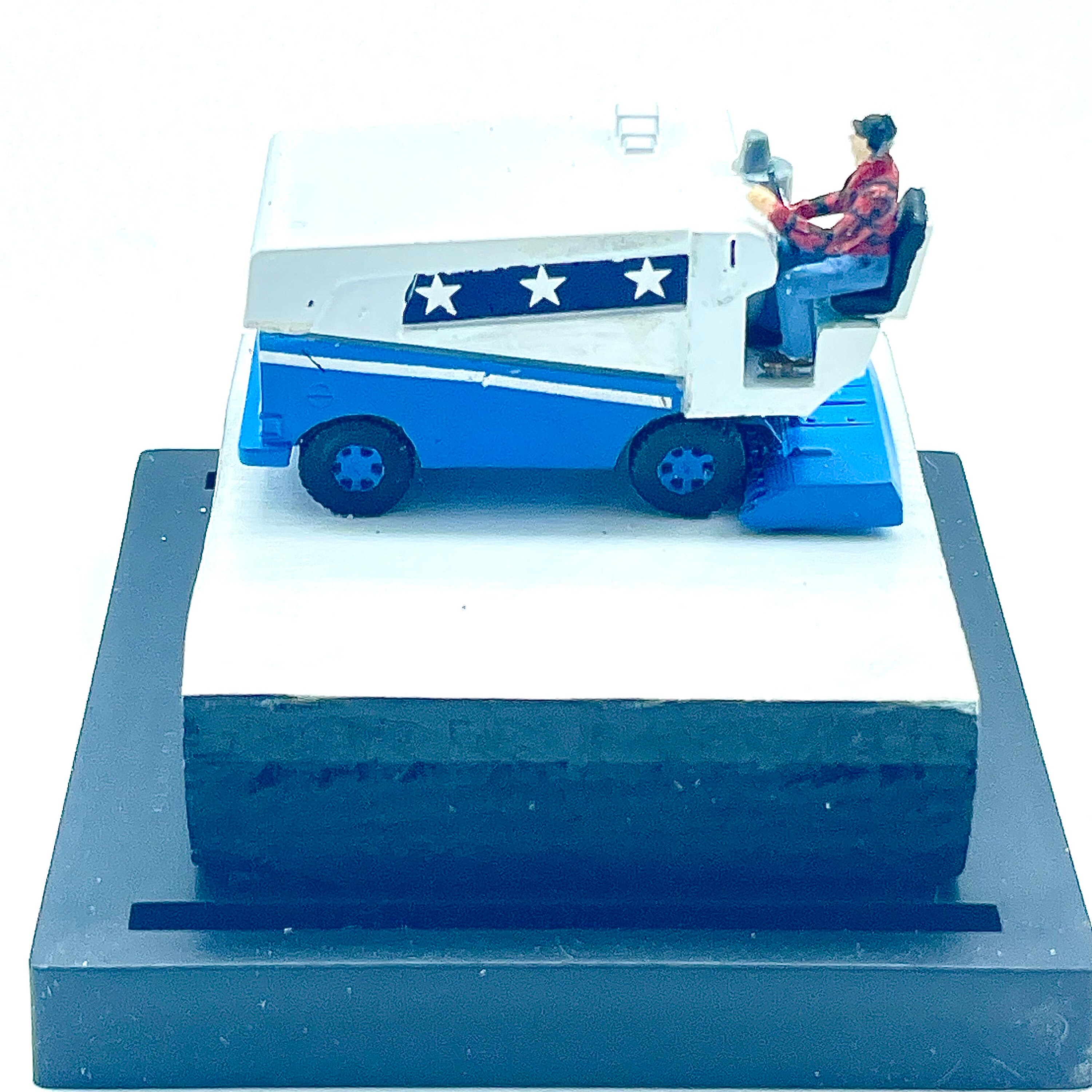 Diorama Zamboni on the Rink: HO Scale Winter Hockey Ice Skating Tiny ...