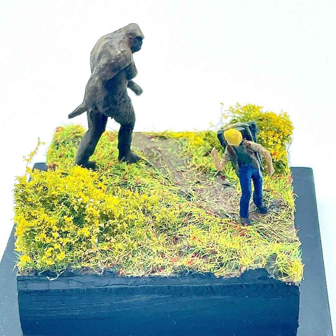 Diorama Lady Bigfoot With Lady Hiker: HO Scale Sasquatch Cryptos Tiny ...
