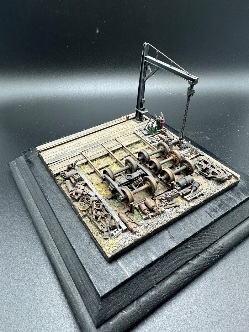 Diorama Model Railroad Repair Track and Crane: HO Scale Model Train ...