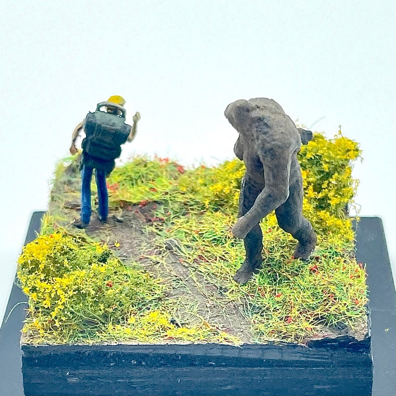 Diorama Lady Bigfoot With Lady Hiker: HO Scale Sasquatch Cryptos Tiny ...