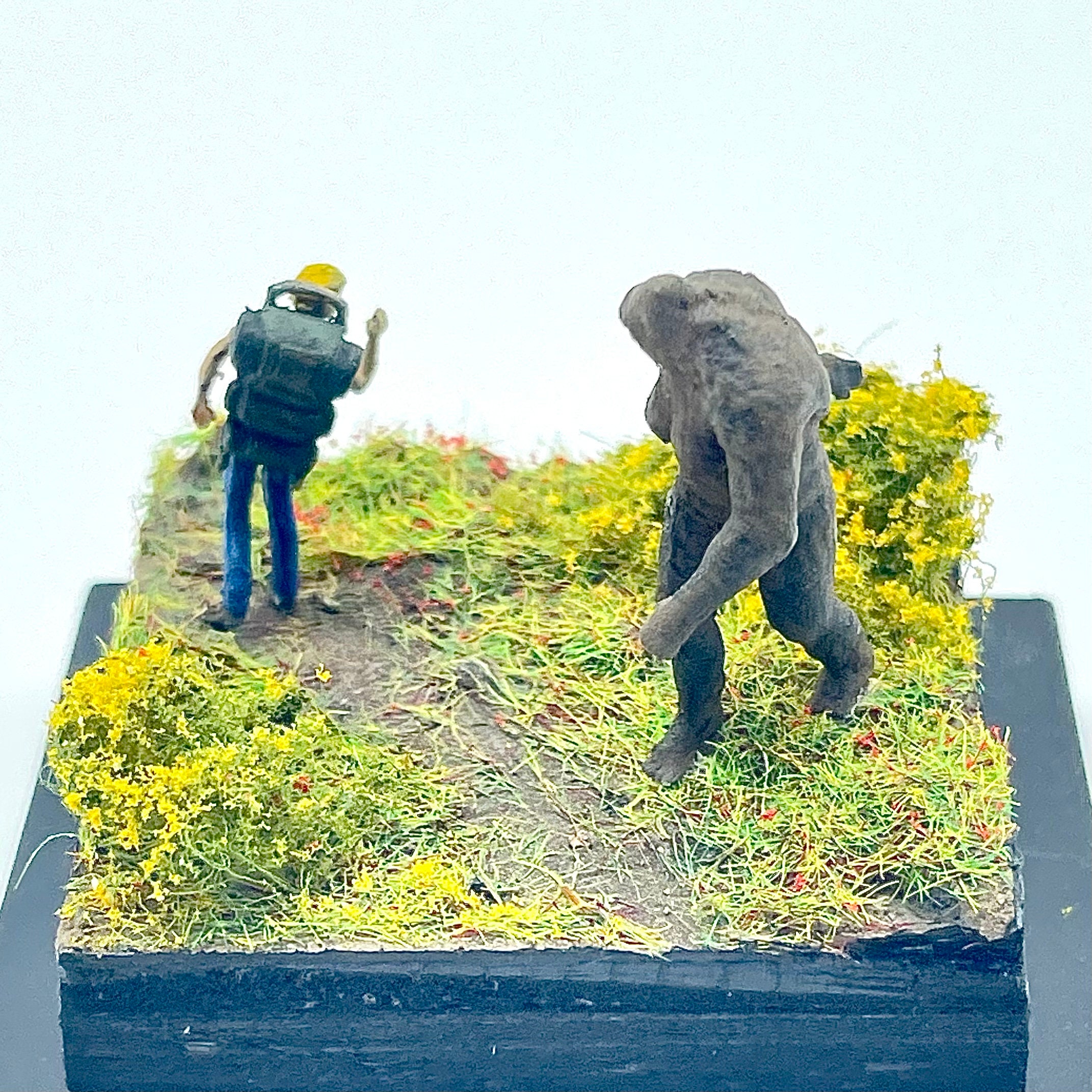 Diorama Lady Bigfoot With Lady Hiker: HO Scale Sasquatch Cryptos Tiny ...