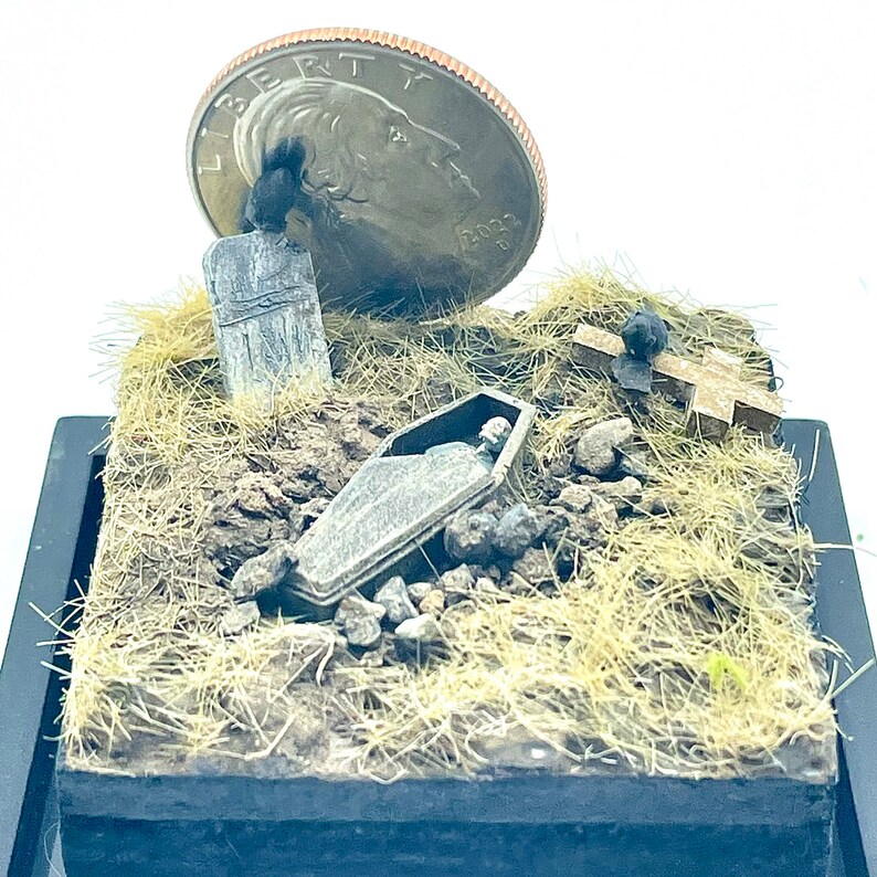 Diorama Forgotten Graveyard: Tiny Miniature HO Scale Model - Etsy