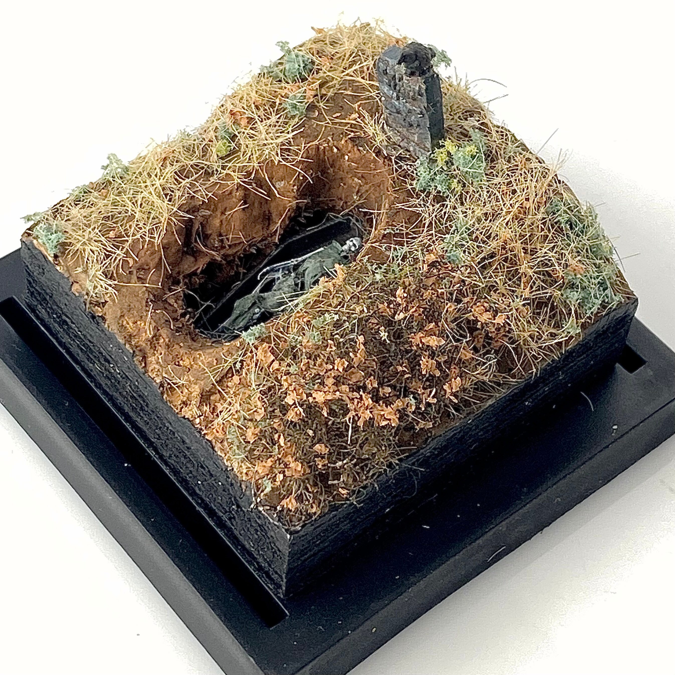 Diorama Tombstone and Open Grave: HO Scale Model Miniature Railway ...