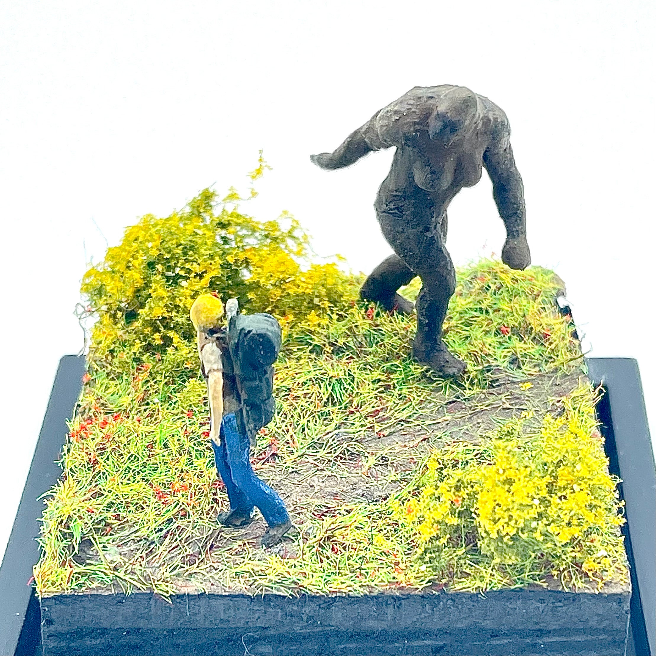 Diorama Lady Bigfoot With Lady Hiker: HO Scale Sasquatch Cryptos Tiny ...
