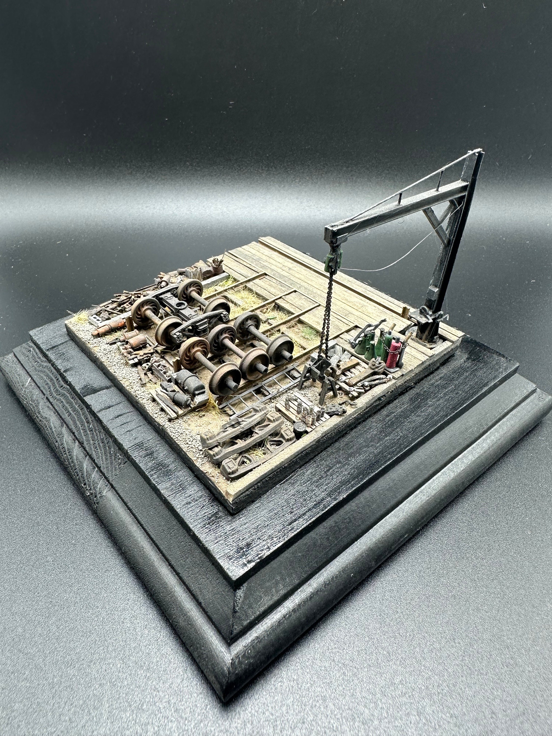 Diorama Model Railroad Repair Track and Crane: HO Scale Model Train ...