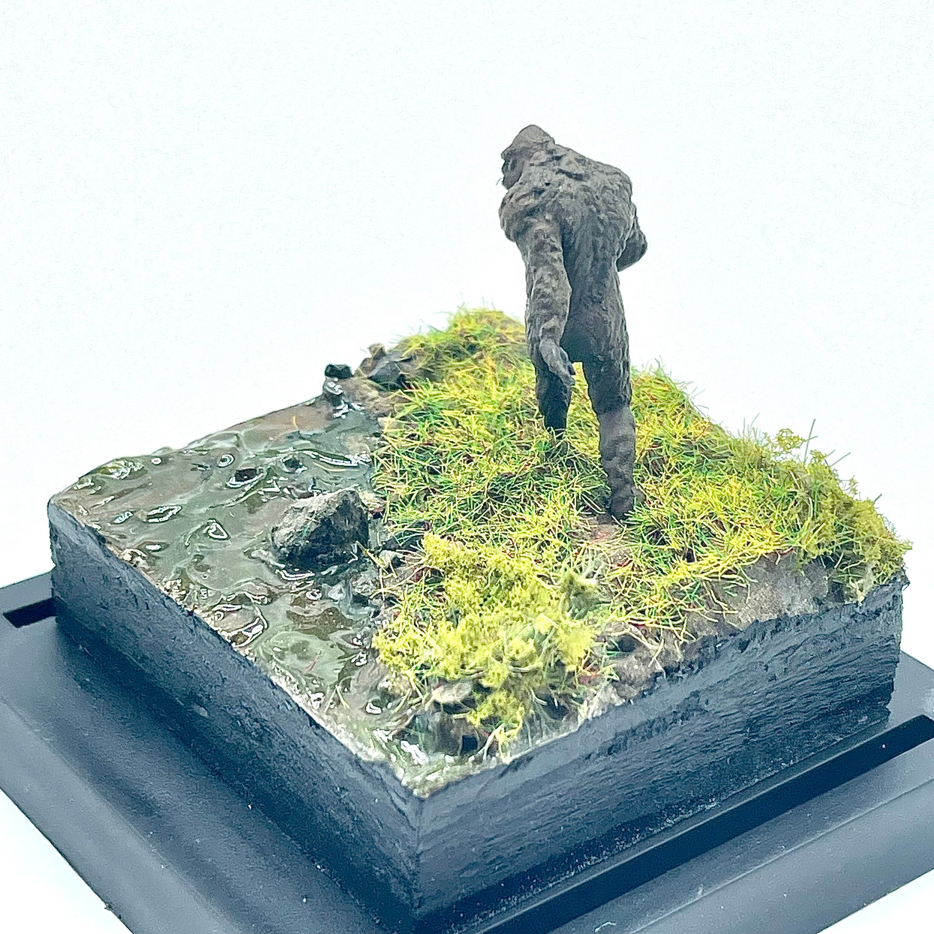 Diorama Bigfoot Checking the Creek: HO Scale Cryptos Sasquatch Tiny ...