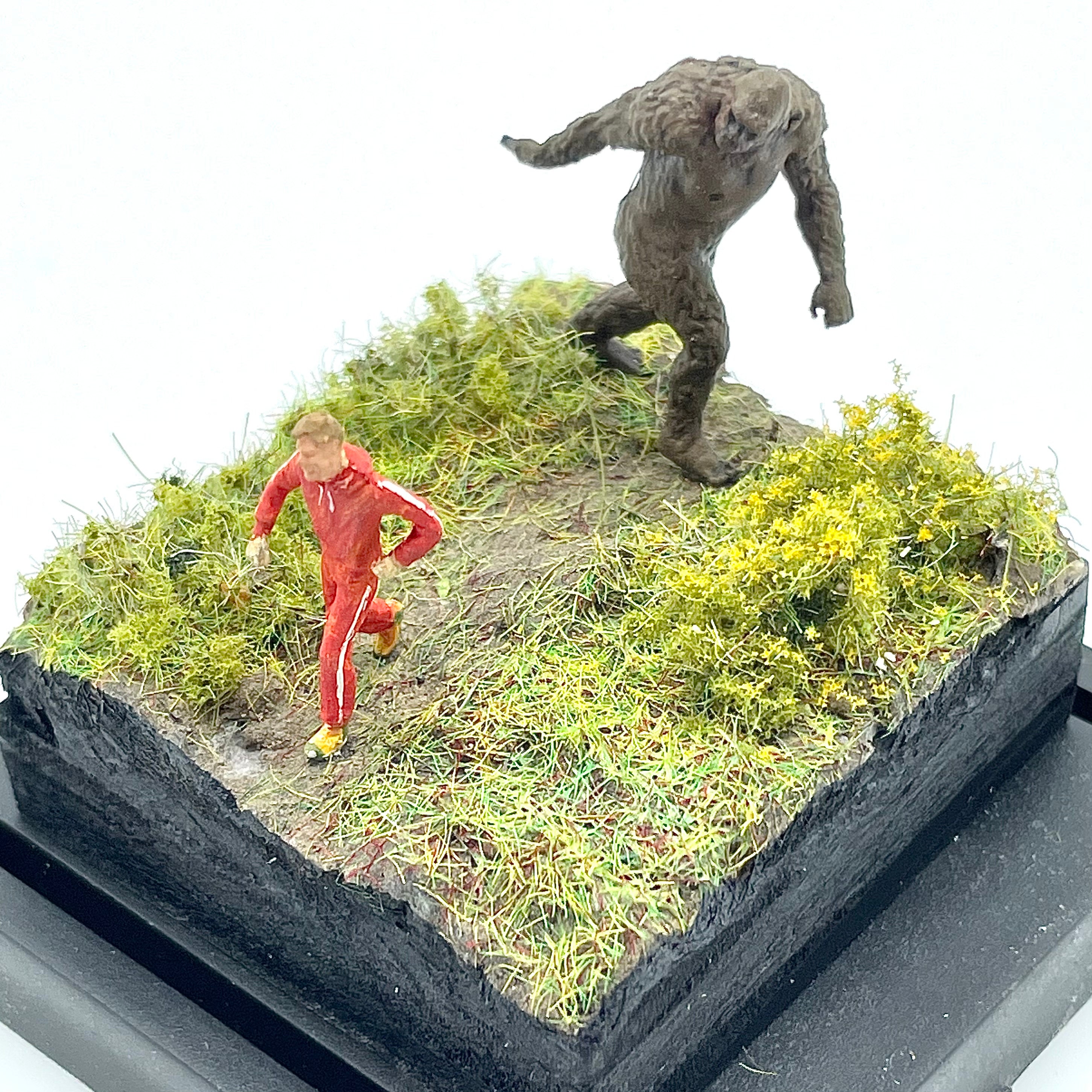 Diorama Jogging With Bigfoot: HO Scale Sasquatch Cryptos Tiny Miniature ...