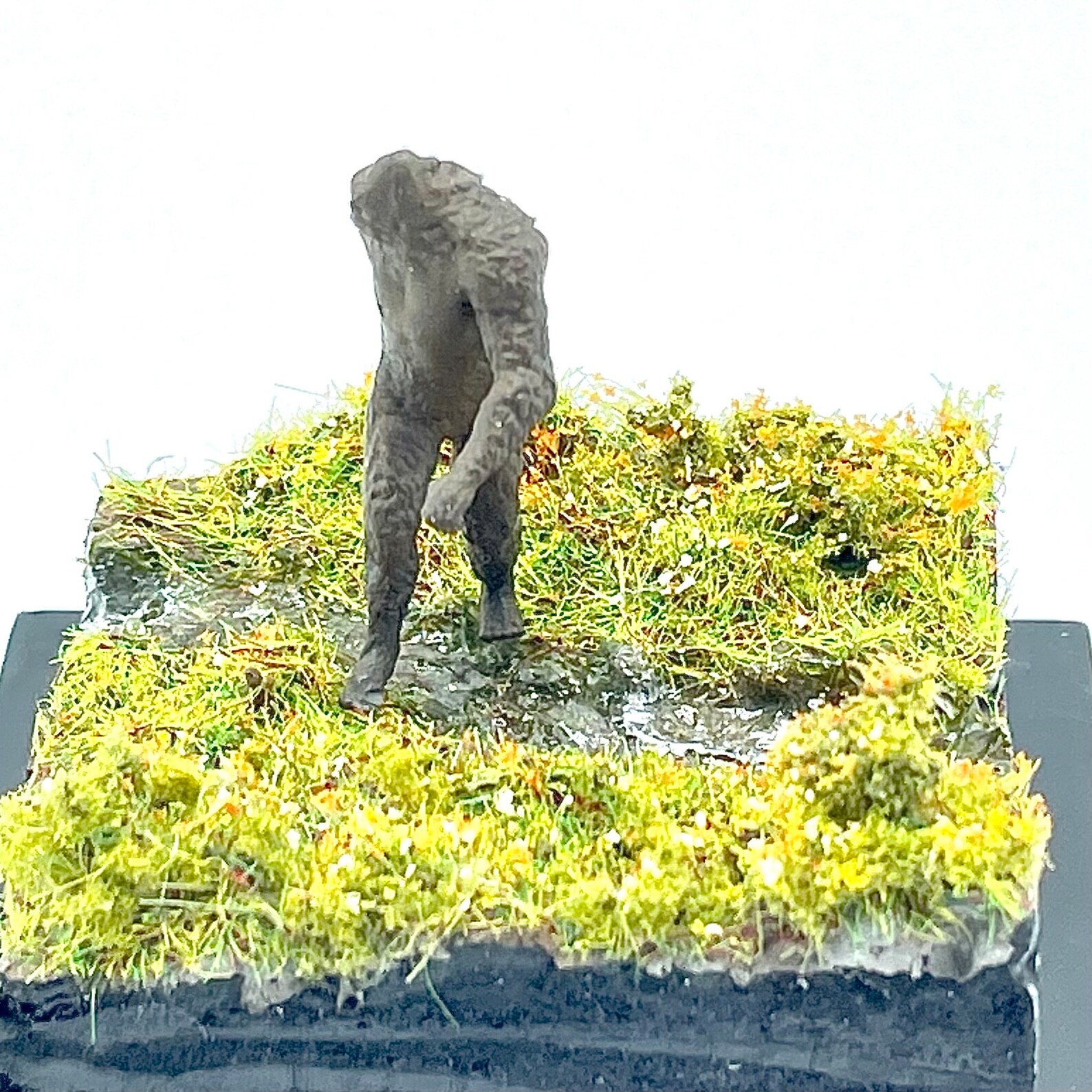 Diorama Bigfoot Stream Crossing: HO Scale Cryptos Sasquatch Tiny ...