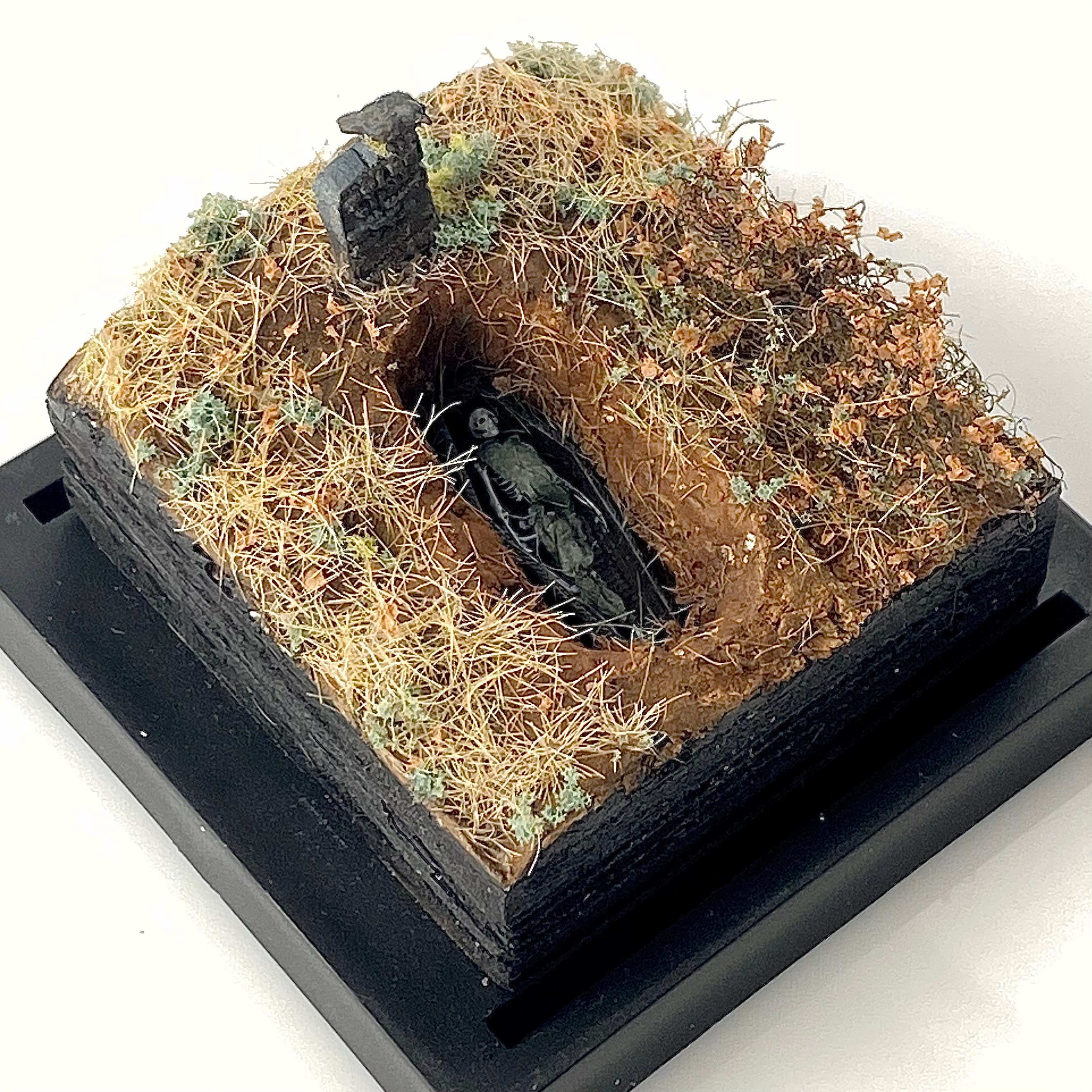 Diorama Tombstone and Open Grave: HO Scale Model Miniature Railway ...