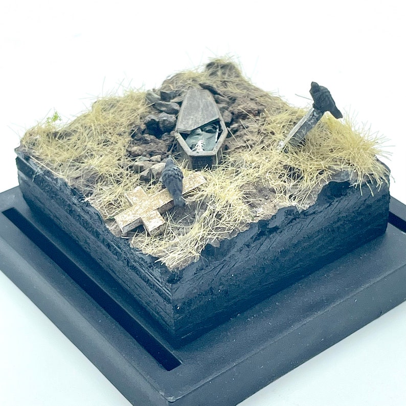 Diorama Forgotten Graveyard: Tiny Miniature HO Scale Model - Etsy