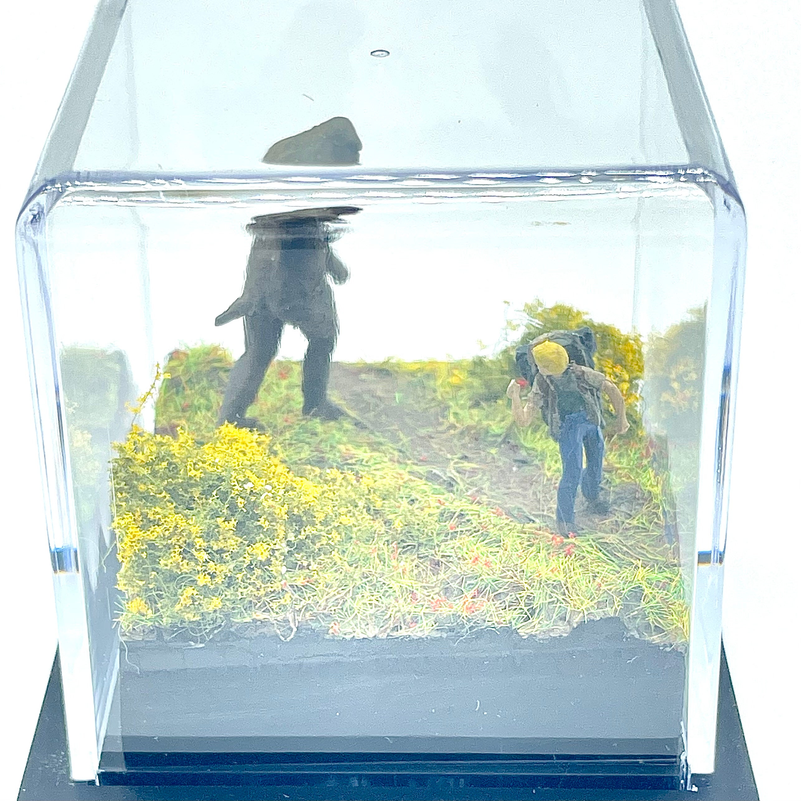 Diorama Lady Bigfoot With Lady Hiker: HO Scale Sasquatch Cryptos Tiny ...