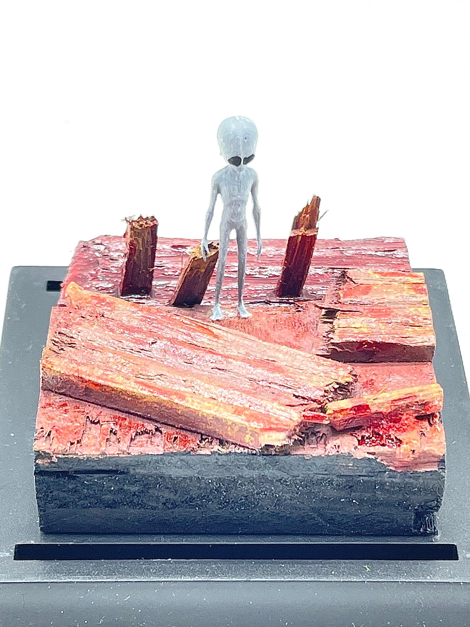 Diorama Grey at Home on the Red Planet: HO Scale Tiny Miniature Model ...