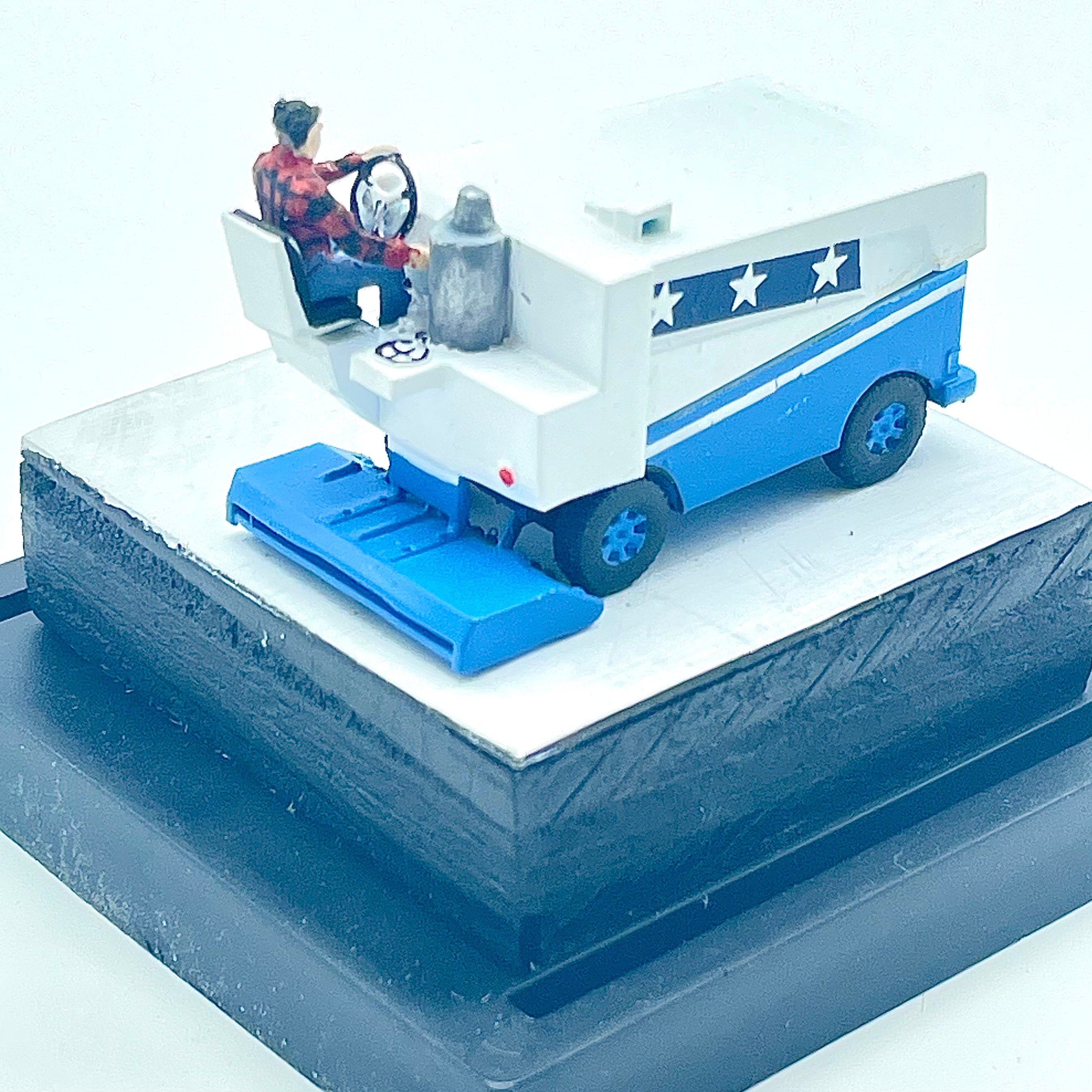 Diorama Zamboni on the Rink: HO Scale Winter Hockey Ice Skating Tiny ...