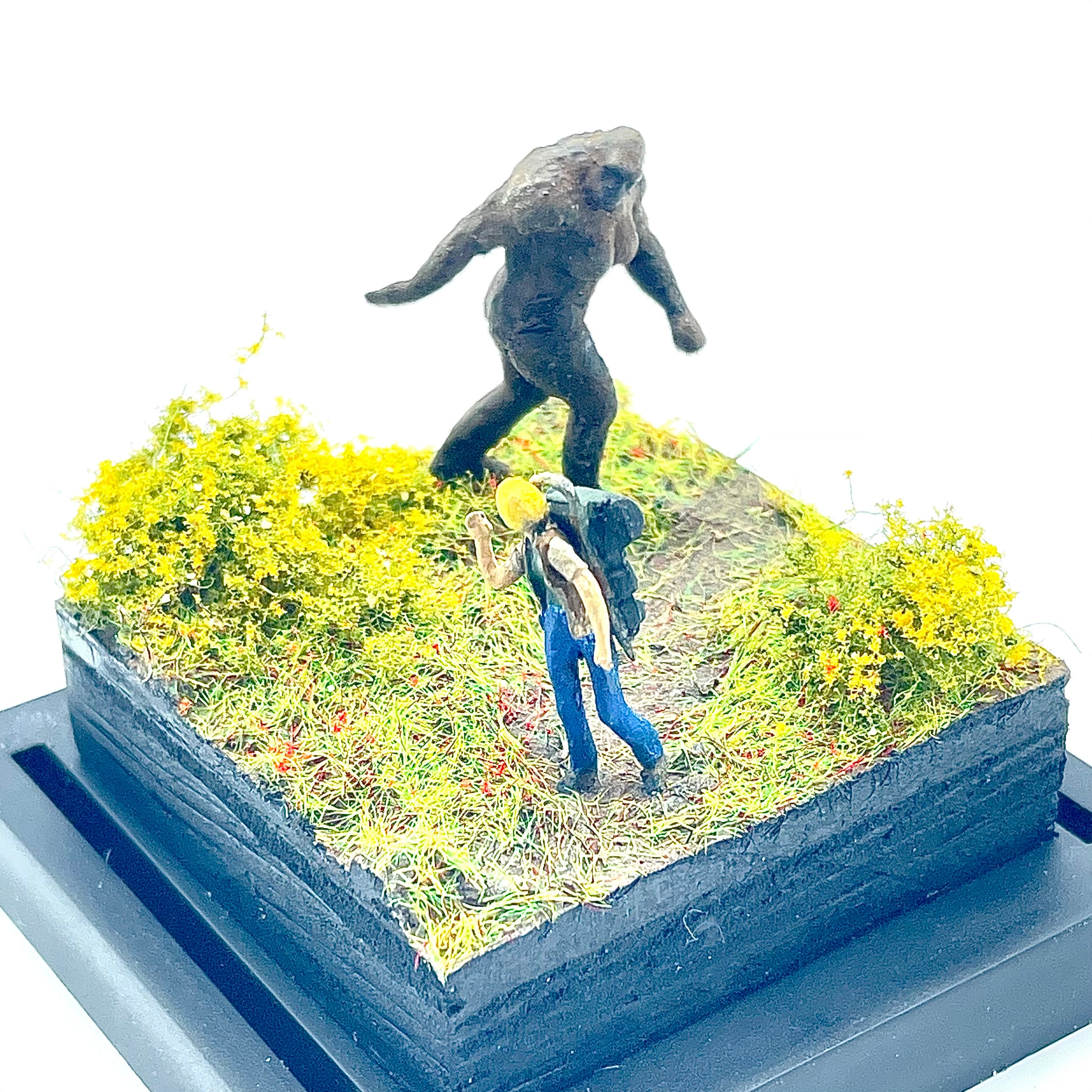 Diorama Lady Bigfoot With Lady Hiker: HO Scale Sasquatch Cryptos Tiny ...