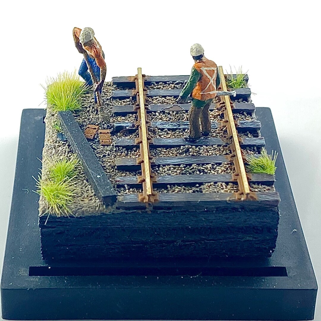 Diorama Model Railroad Workers Modern Changing Ties: HO Scale MOW Tiny ...