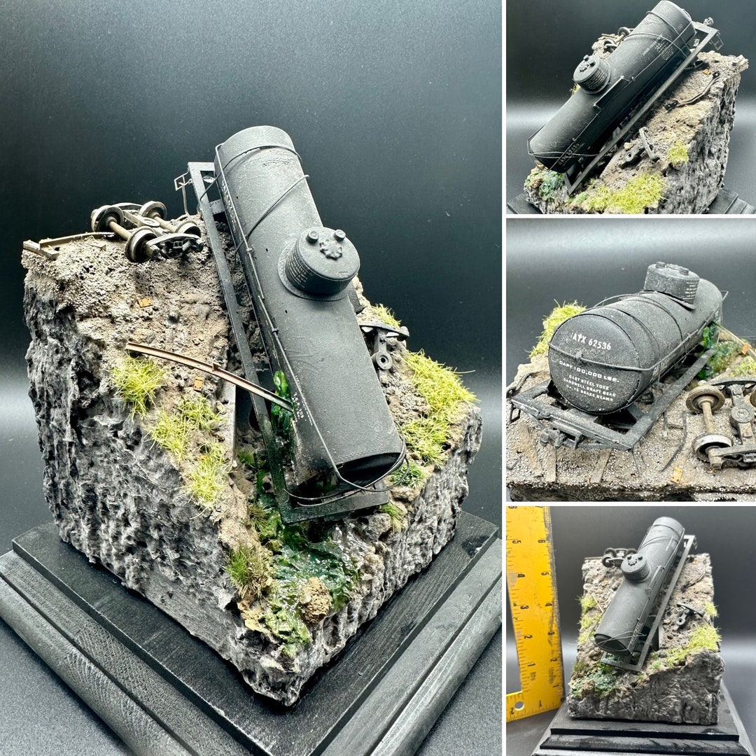 Diorama Train Wreck Tank Car: Tiny HO Scale Model Train Terrarium ...
