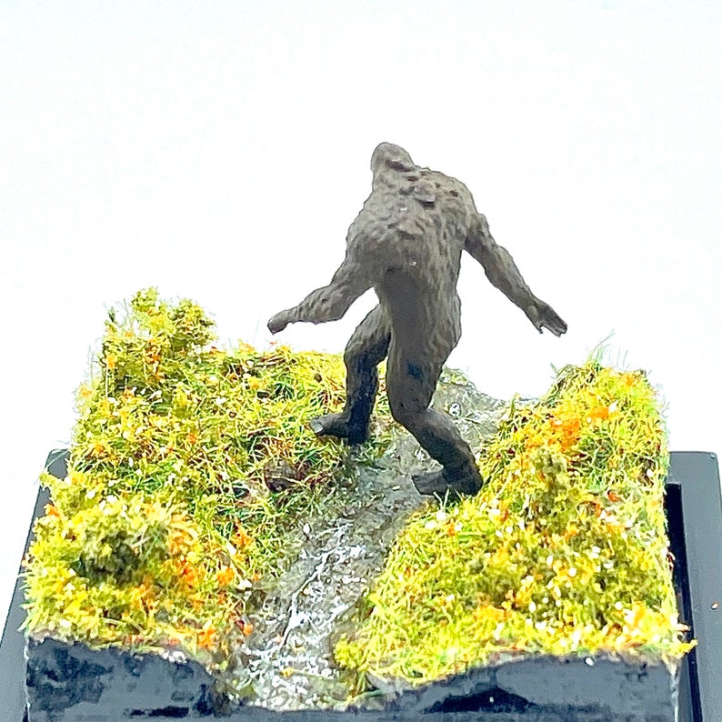 Diorama Bigfoot Stream Crossing: HO Scale Cryptos Sasquatch Tiny ...
