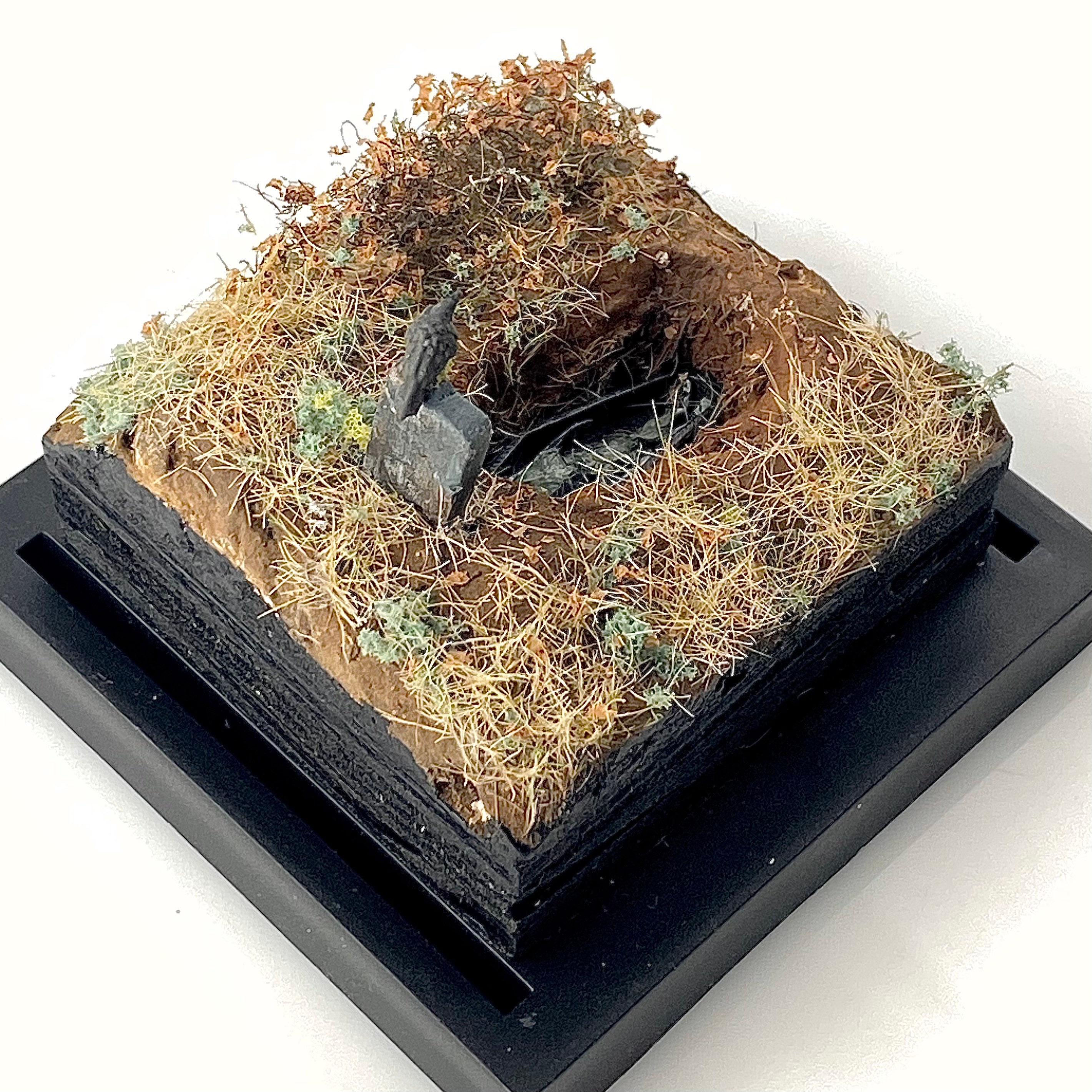 Diorama Tombstone and Open Grave: HO Scale Model Miniature Railway ...