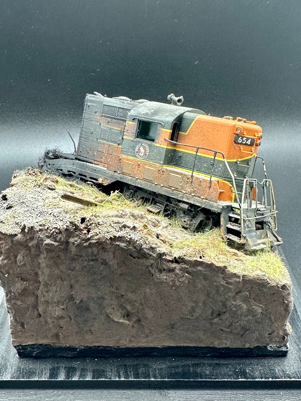 Diorama Model Railroad Wrecked Locomotive Great Northern: HO Scale ...