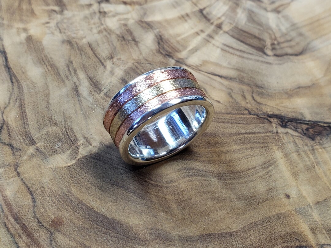RUSTIC WEDDING BAND, Artisan Design, Unisex Rustic Wedding Band ...