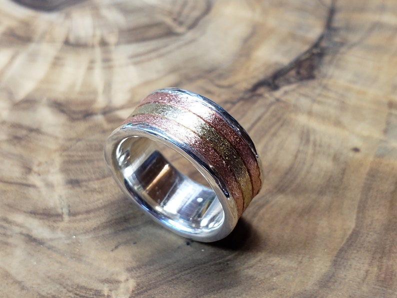 RUSTIC WEDDING BAND, Artisan Design, Unisex Rustic Wedding Band ...