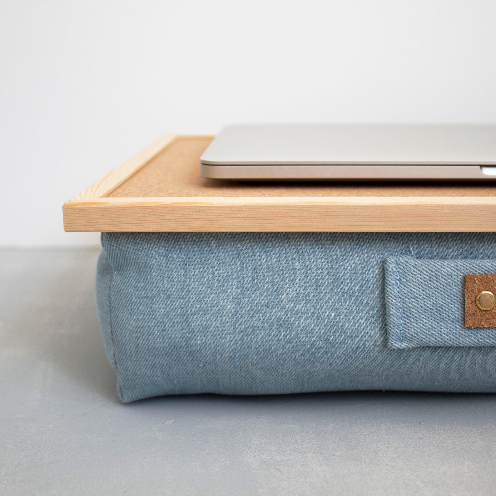 Laptop Table for Bed, Cushion Lap Desk, Laptop Tray With Pillow, Wooden ...