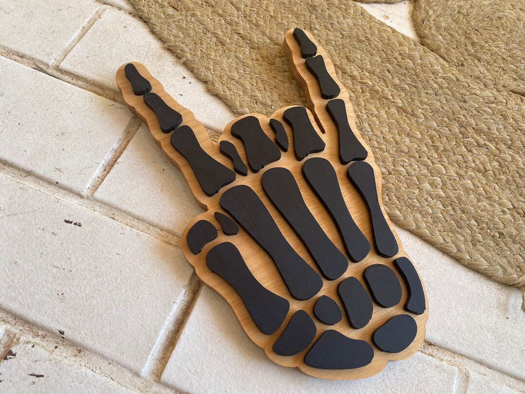 Skeleton Hand Halloween Wall Decor, Spooky Halloween Decoration, Modern ...