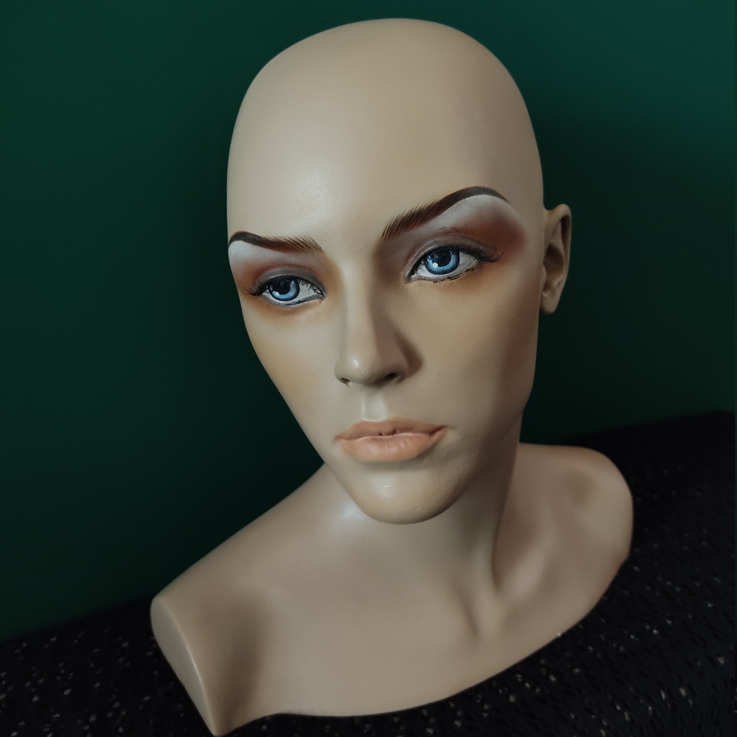 Realistic Women's Fiberglass Mannequin, Female Mannequin Head, Display ...