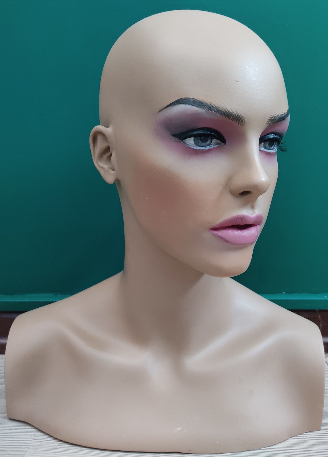 Female Mannequin Head, Realistic Mannequin Head, Fleshtone Mannequin ...