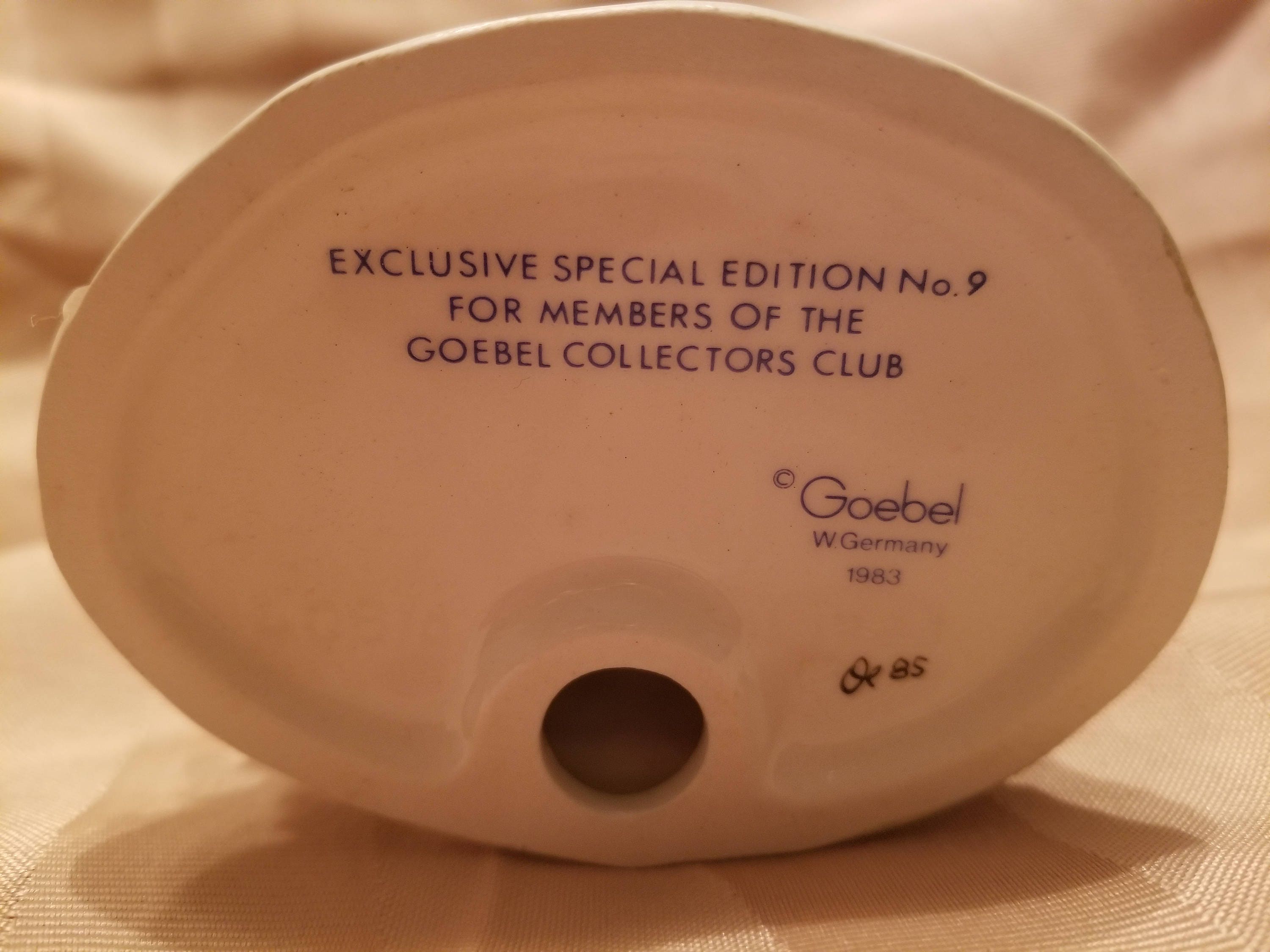 Goebel M.I. Hummel Figurine smiling Through 408/0 Trademark - Etsy