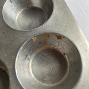 Vintage Comet Aluminum Cupcake Tin - Muffin Tin - Baking Pan - Vintage ...
