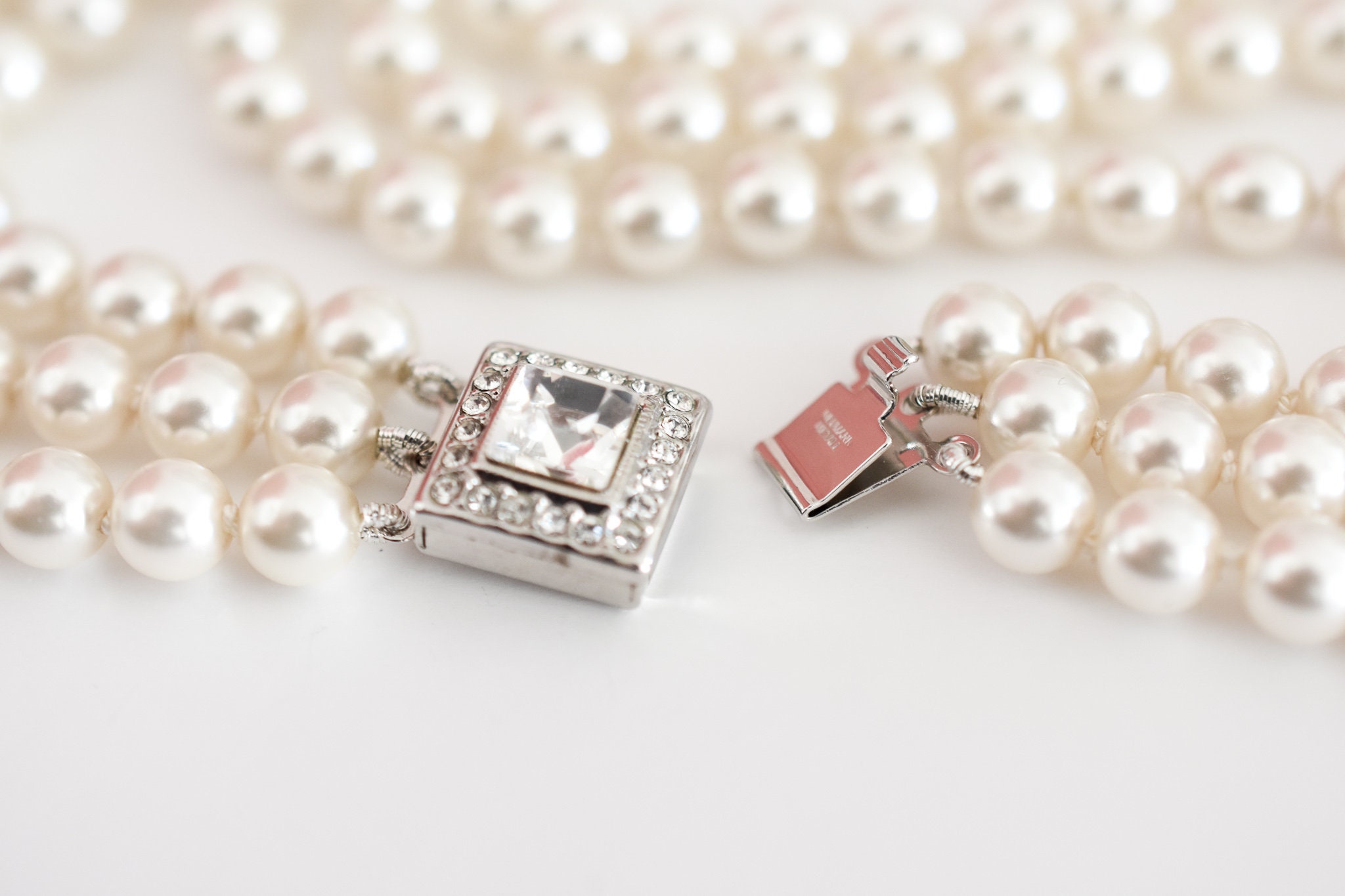 Queen Elizabeth II Inspired Pearl Necklace White Knotted - Etsy