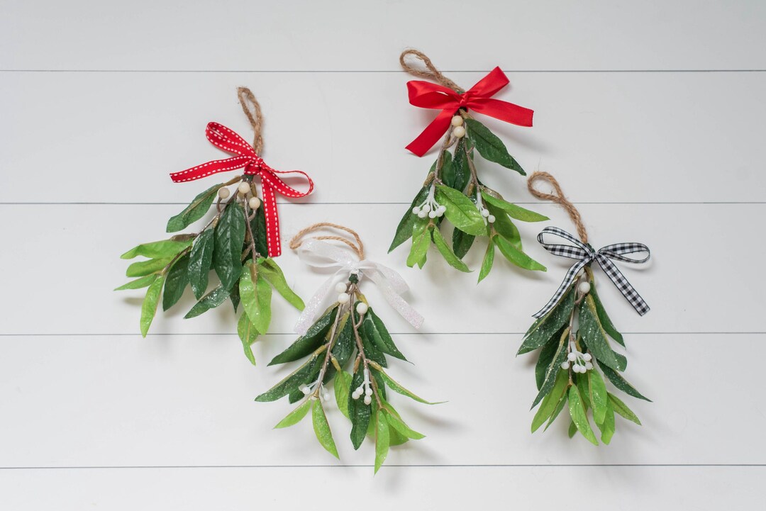 Glittery Hanging Mistletoe - Etsy