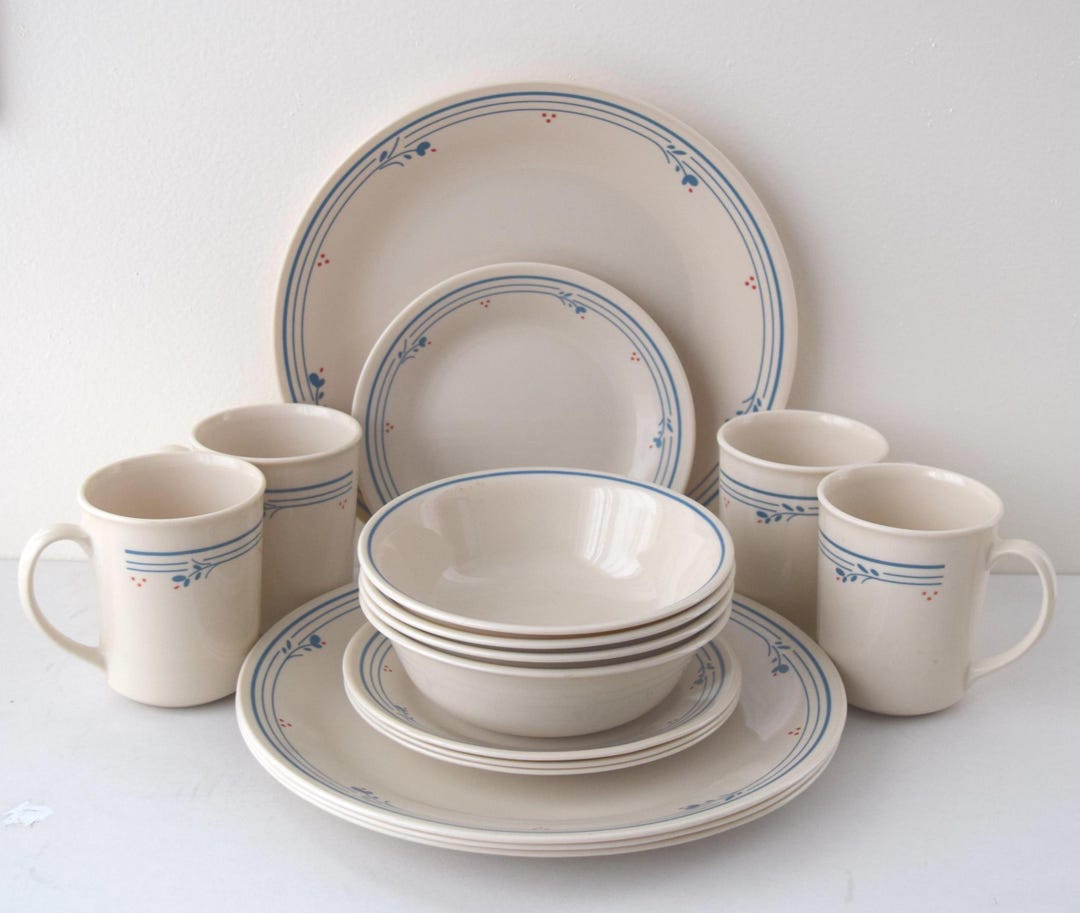 Set of 16-piece Corelle Country Violets Dinnerware by Corning Table 4 ...