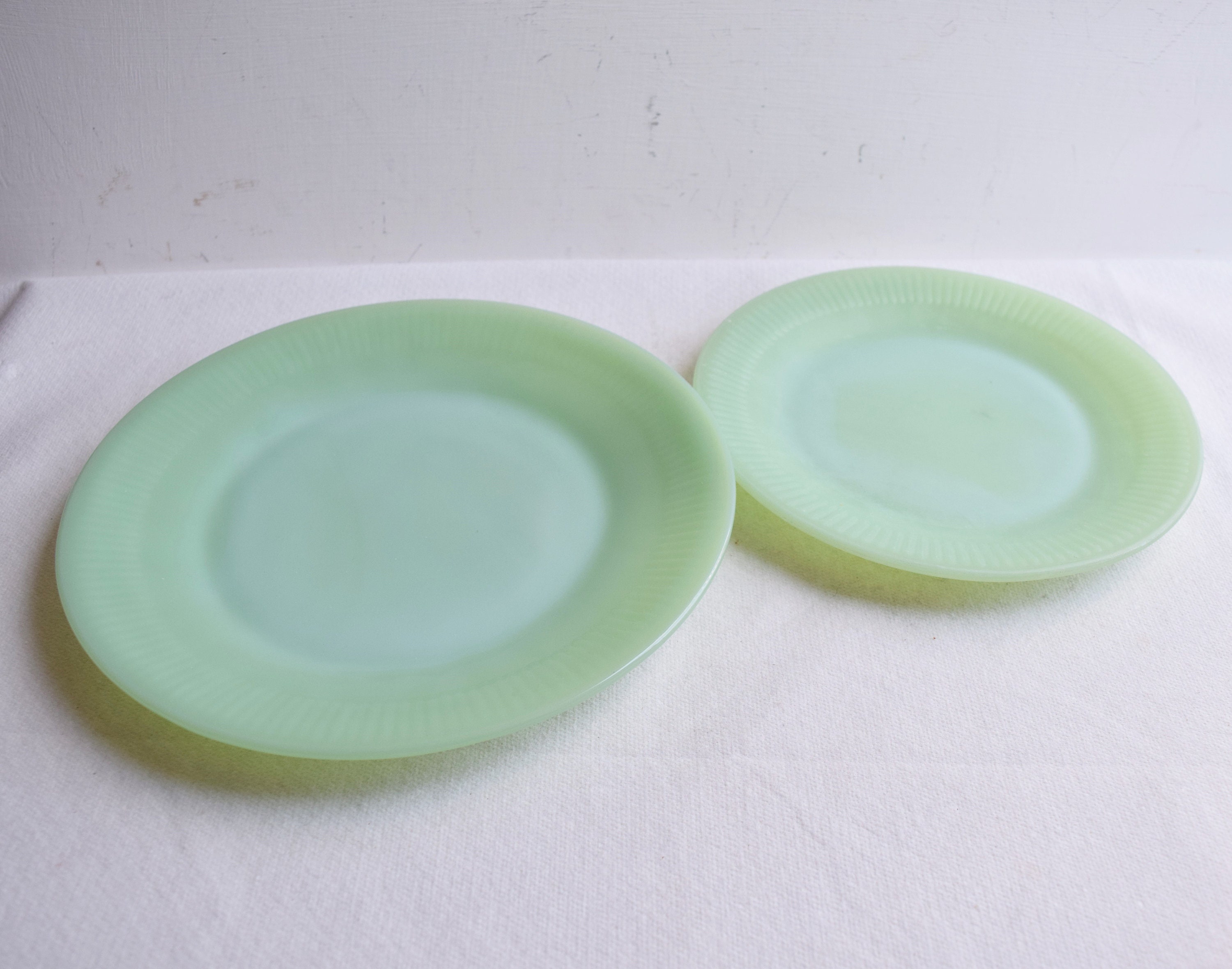 Vintage Jadeite Fire King Dinnerware Set: Jane Ray 6-piece Place ...