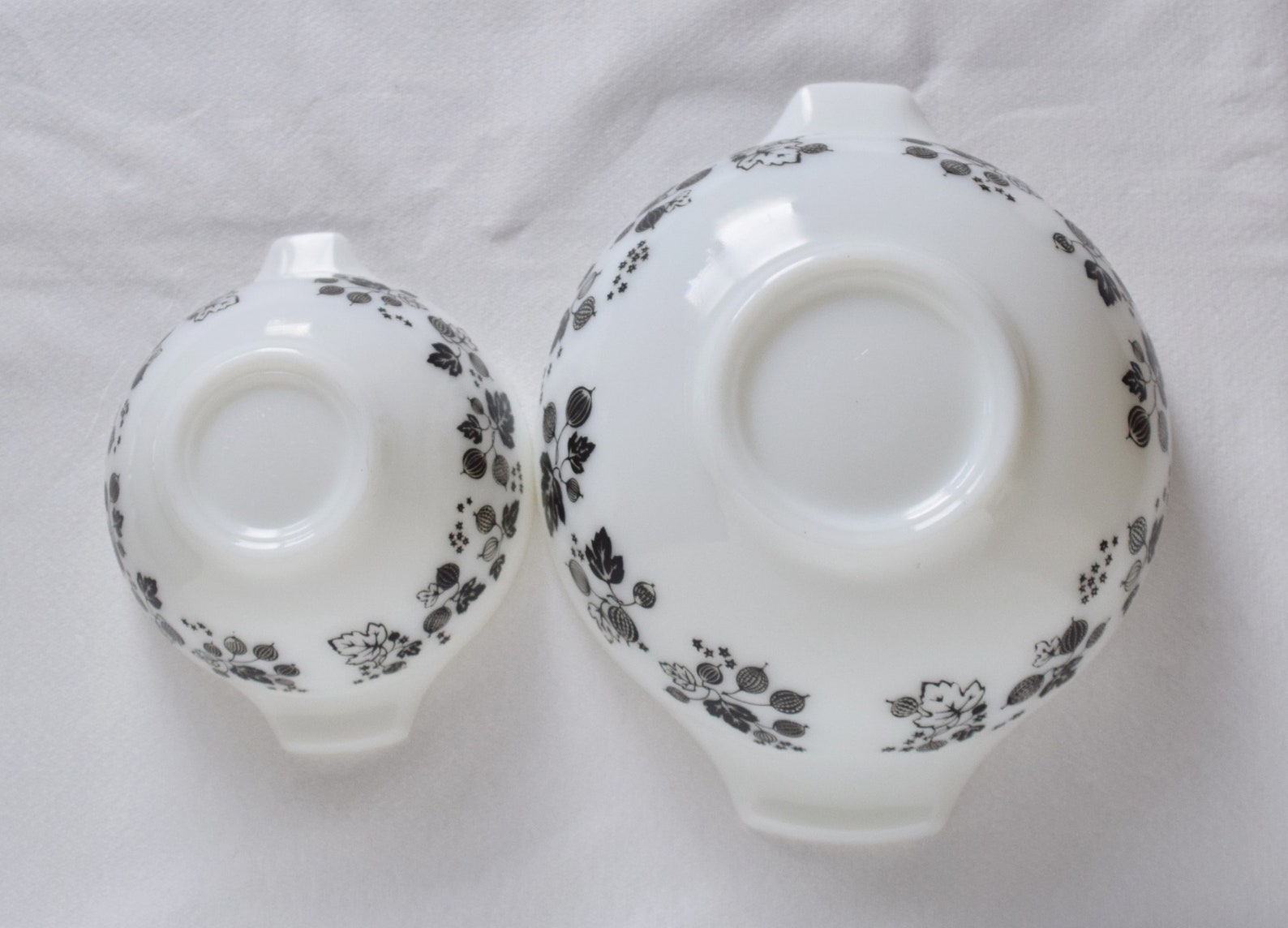 Yellow Black and White Pyrex Gooseberry Cinderella Mixing Bowls Set of ...