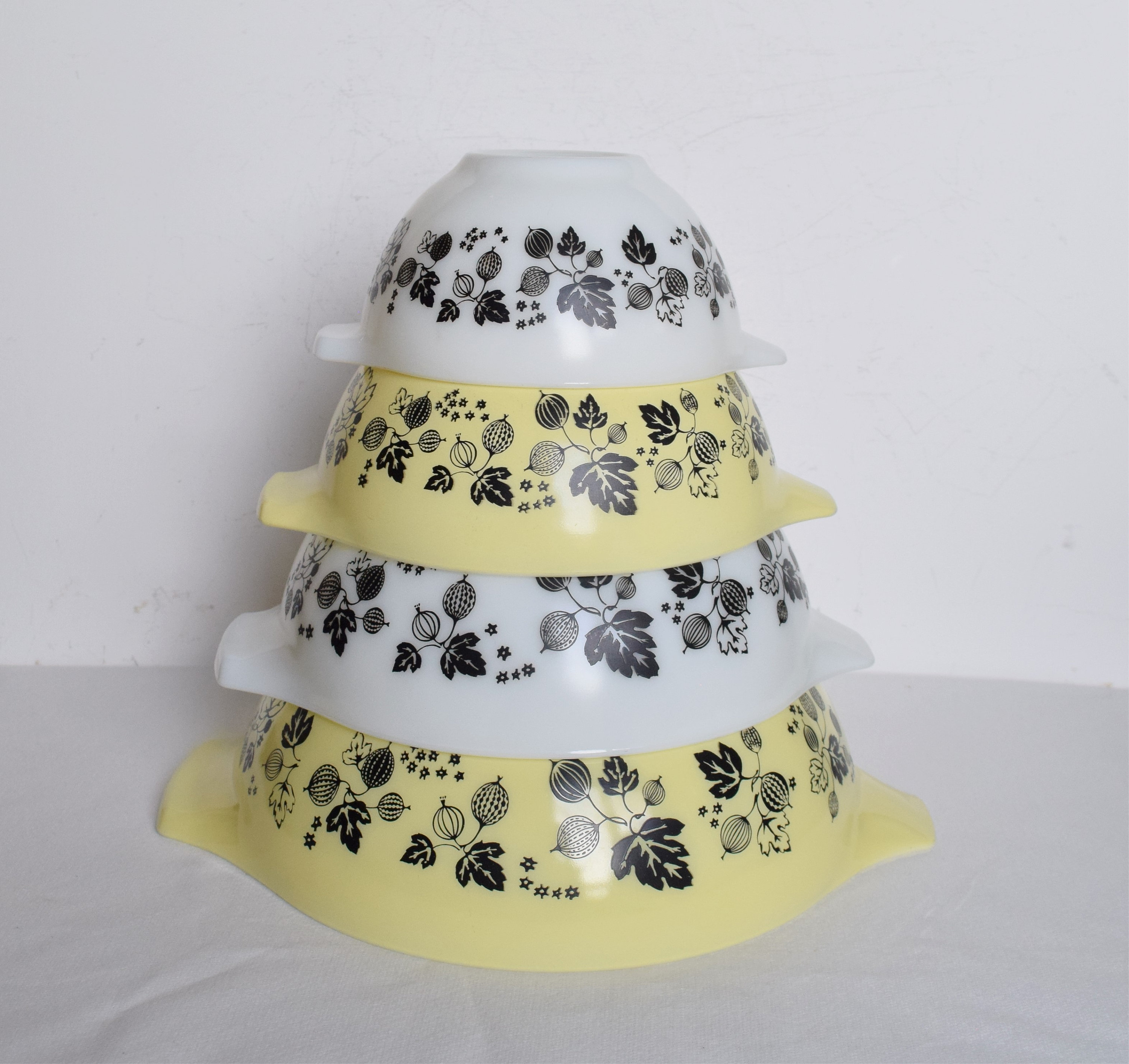 Yellow Black and White Pyrex Gooseberry Cinderella Mixing Bowls Set of ...