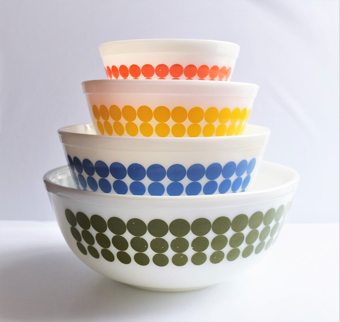 Vintage Polka Dot Pyrex Mixing Bowl Set: Full 4-piece Milk Glass - Etsy