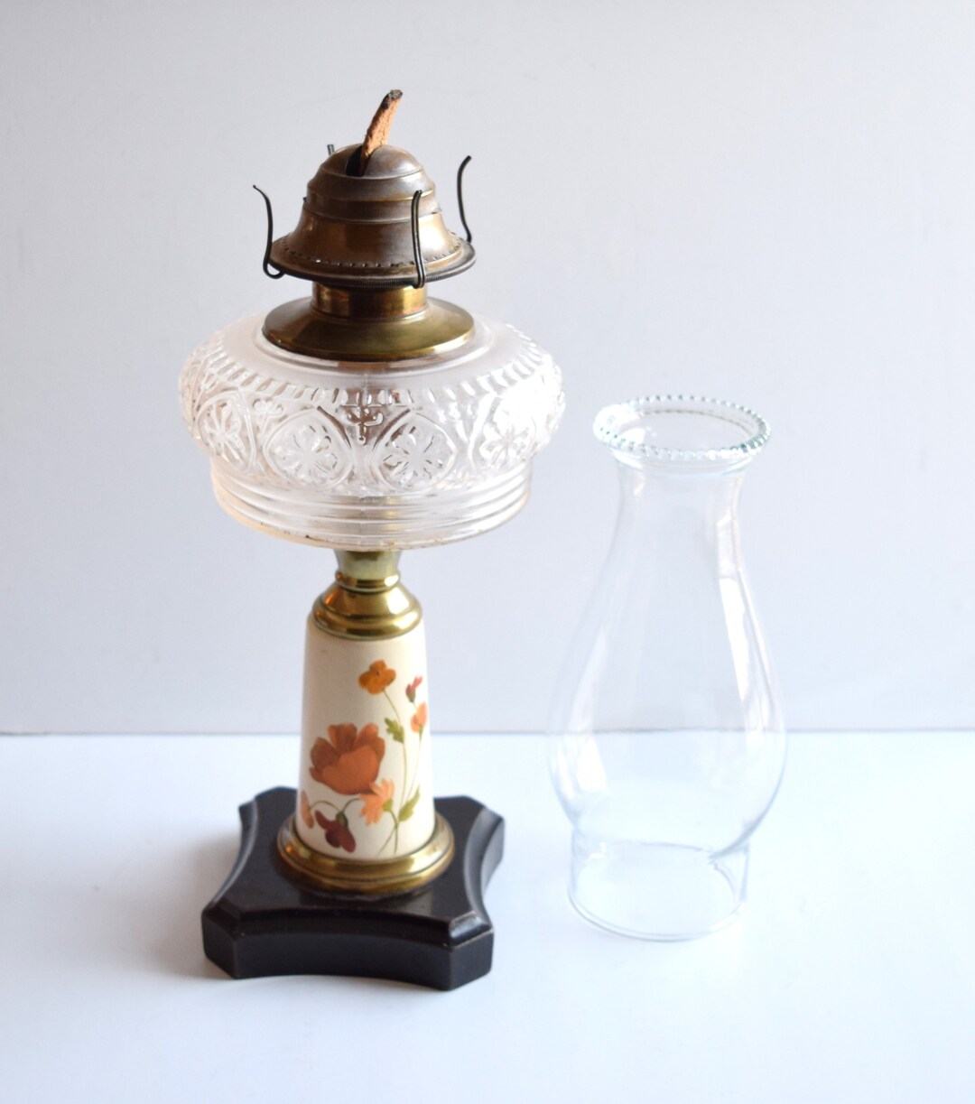 Oil Lamp With White Eagle on Chimney Signed Karen Streamer - Etsy
